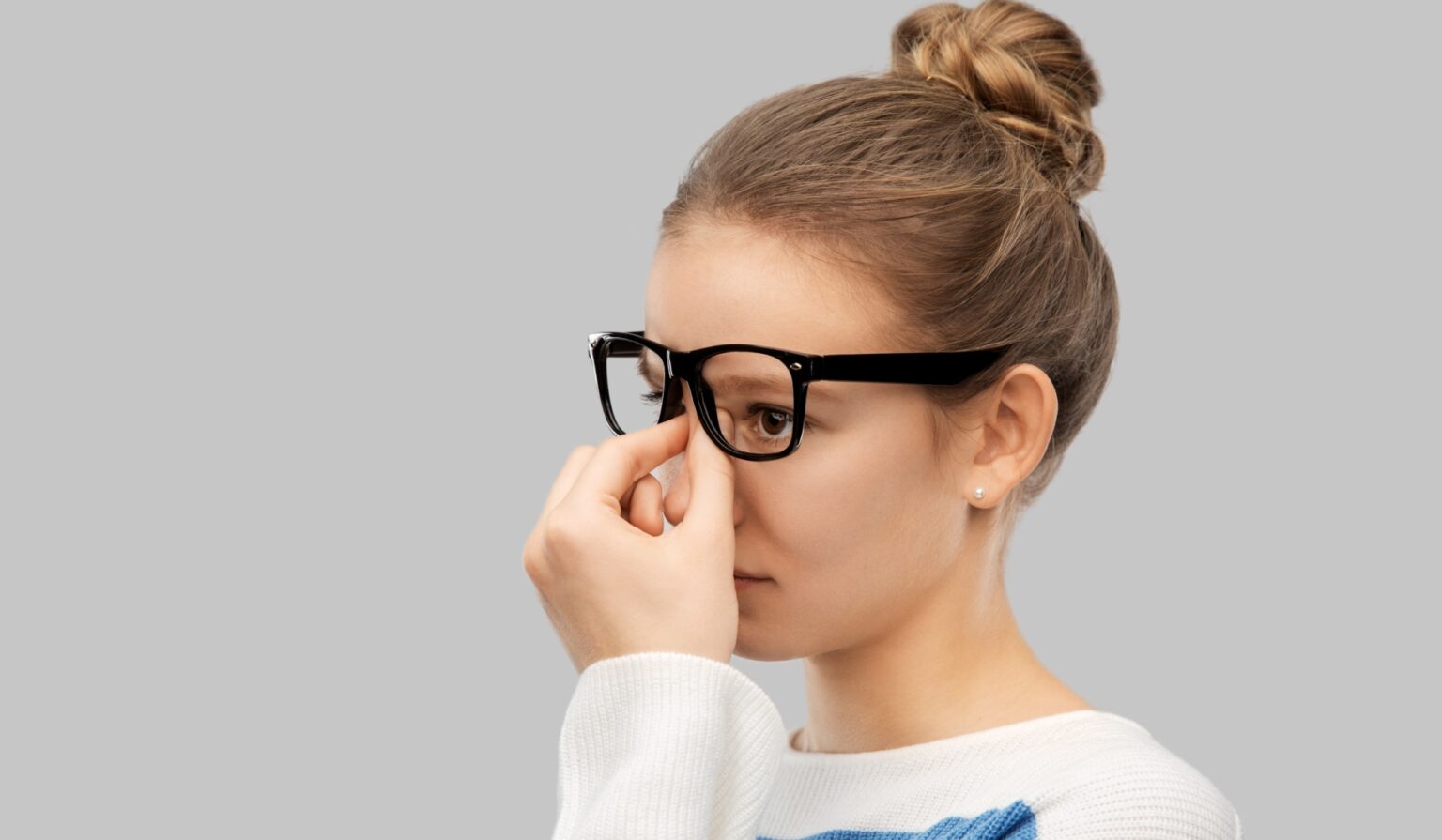 Rhinoplastie et port de lunettes : que faut-il savoir ? | Dr Vahedi | Paris